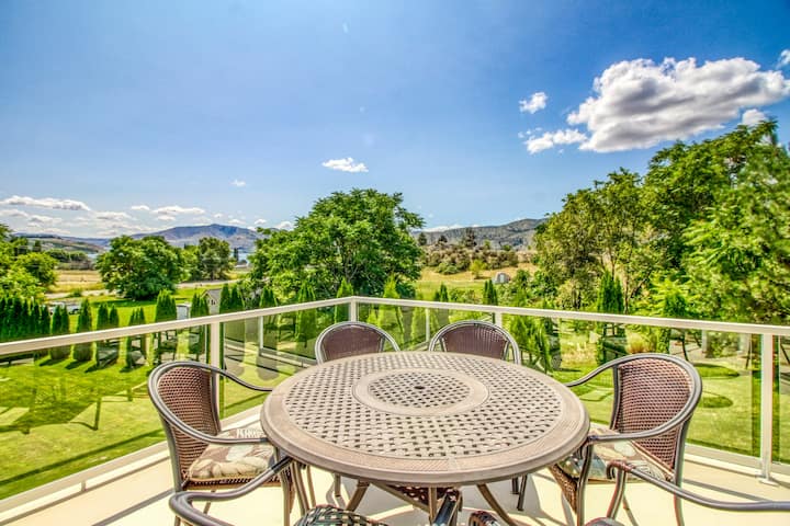 Huge 2br Lakeview | Fireplace | Balcony | W/d - Manson, WA