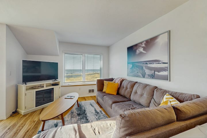 2br Oceanfront Condo With Amazing View - Westport