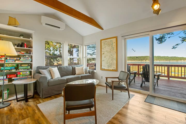 Amazing View 2br Soundview | Deck - Port Townsend, WA