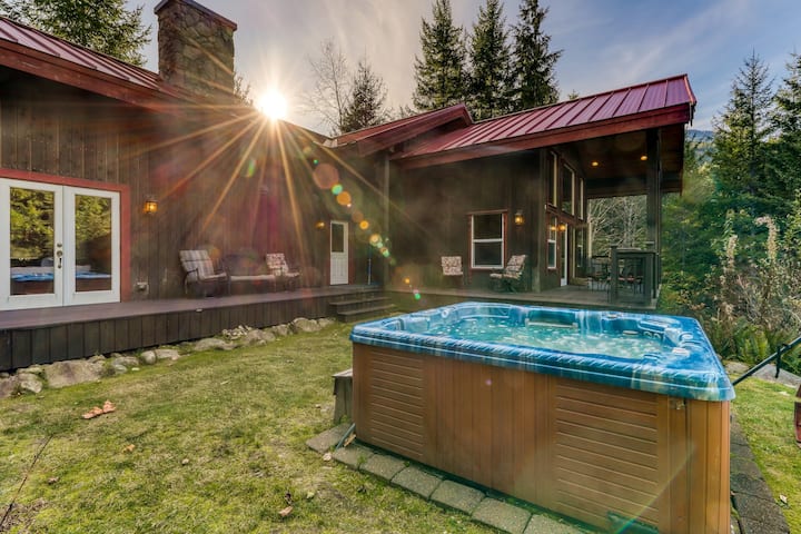 4br Mountainview Dog Friendly | Hot Tub | Deck - Skykomish, WA