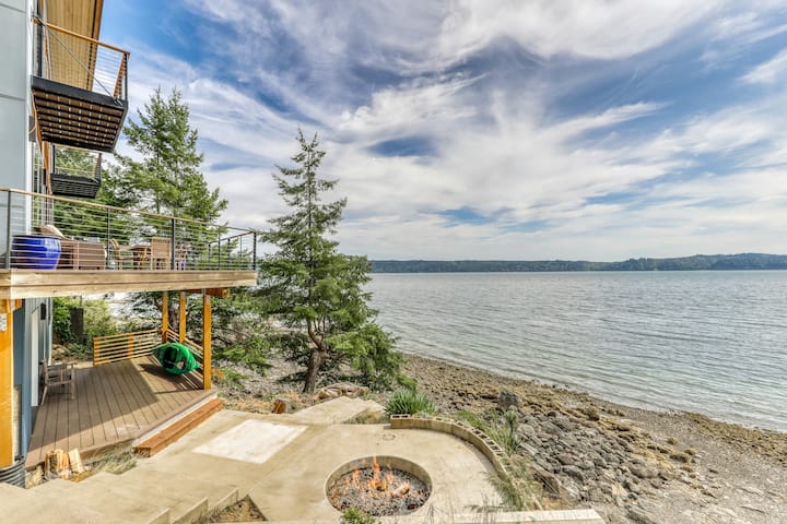 4br Bayview Dog Friendly | Balcony | Firepit - Dosewallips State Park, Brinnon