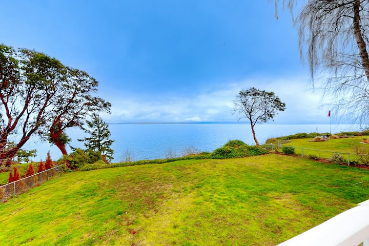 3br Bayfront Home With Water Views, Deck - Camano Island, WA