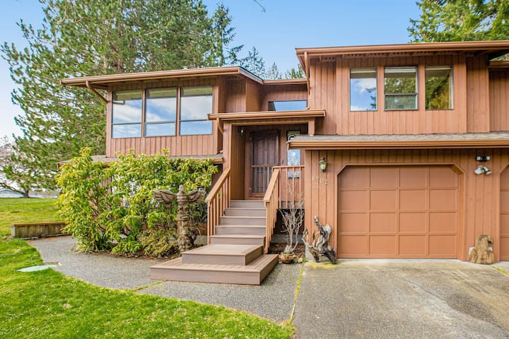 4br Near Deer Lake With Water View, Yard & Deck - Langley, WA