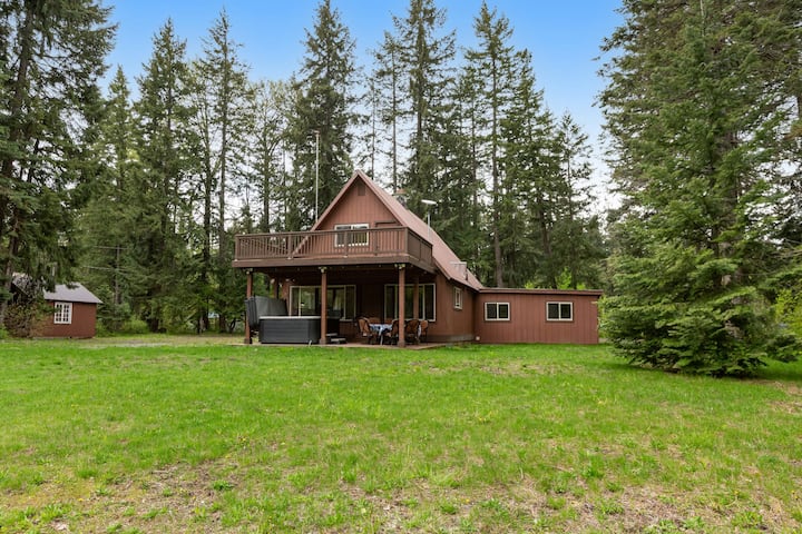 Large 3br Riverfront Dog Friendly | Hot Tub - Lake Easton State Park, Easton