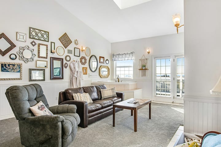 1br Oceanfront | Deck | Sauna | Fireplace - 洋濱市