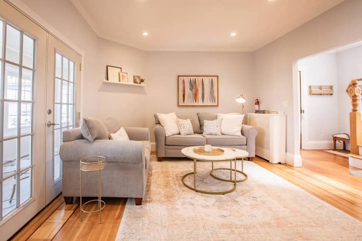 5 Bedroom Historic Home Minutes To Boston! - Somerville, MA