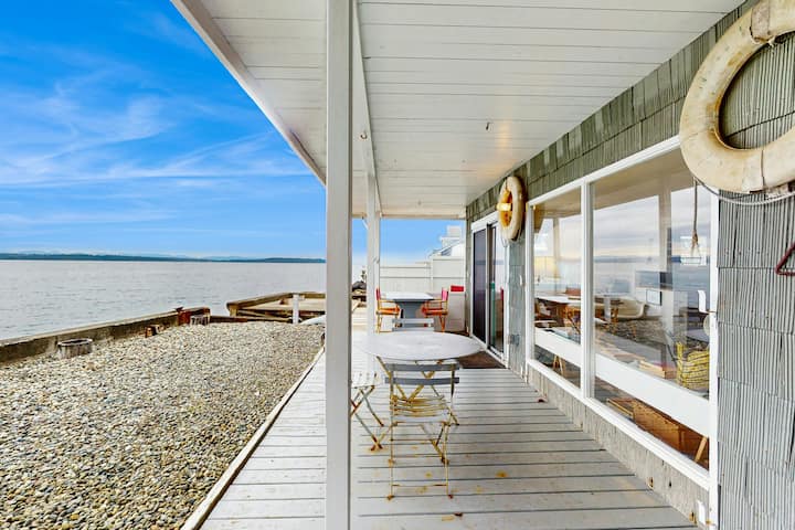 3br Historic Seaside Cottage With Beach Access - Bainbridge Island, WA