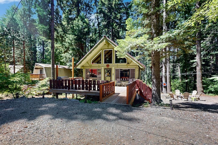 Vintage 1br Lodge With Fireplace, Near Skiing - Ronald, WA