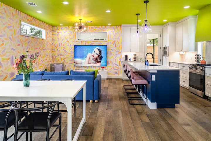 Stylish Eastside Getaway W Backyard, Firepit & Bbq - Austin, TX