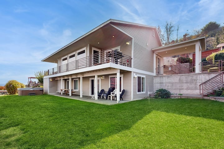 Gorgeous 3br Lakefront | Dock | Woodstove - Manson, WA
