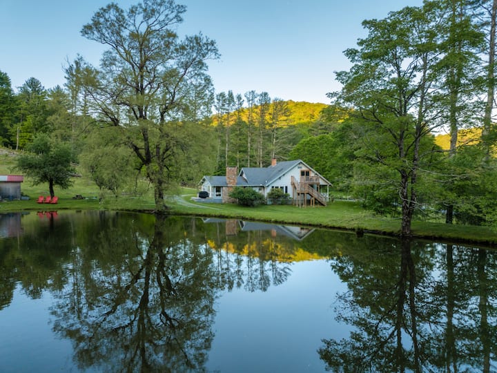 Blowing Rock Farmhouse At Doe Creek Hot Tub, Pond - Boone, NC