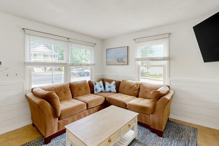 2br Near Beach With Balcony, Ac, & W/d - Maryland Beach, MD