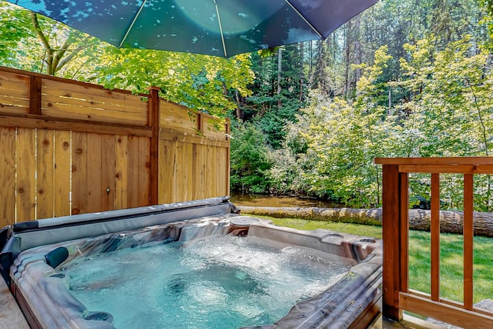 4br Luxe Lodge With Hot Tubs, Kayaks, & Firepits - Hoodsport, WA