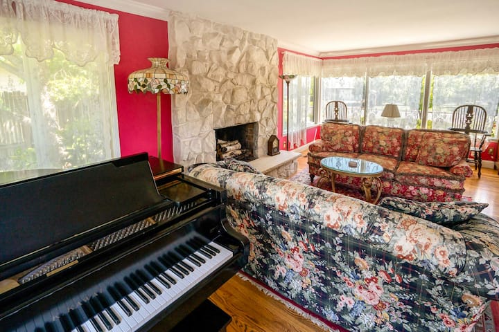 Spacious 5br With Entertainment & Laid-back Yard - Walla Walla, WA