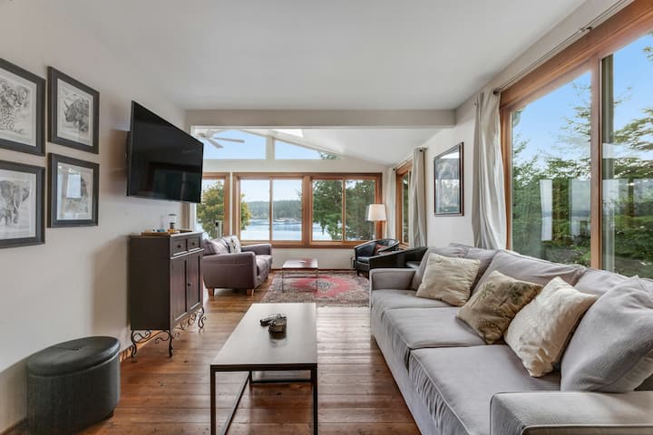 4br Soundview Dog Friendly | Fireplace | Deck - Scenic Beach State Park, Seabeck