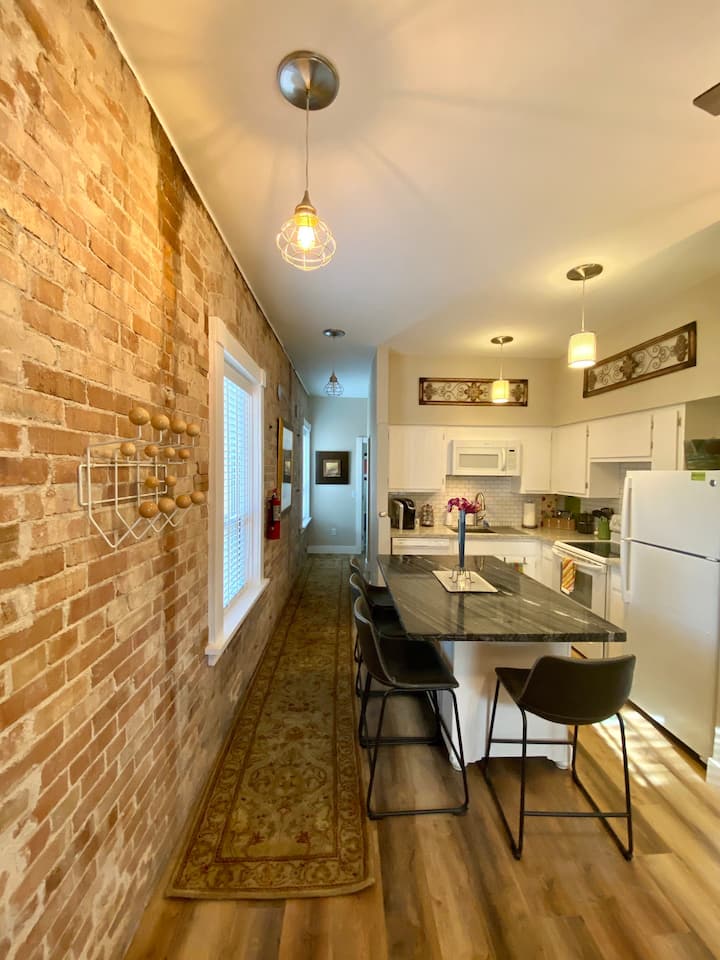 Bisbee Brownstone Suites - Signature Suite 301 - Bisbee, AZ