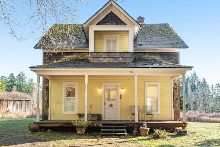 Walk To Town 3br Bayview | Deck | W/d - Lopez Island, WA