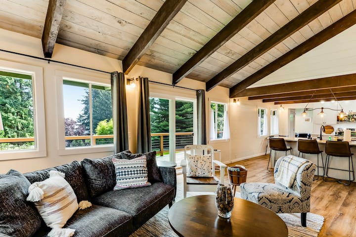 Stylish 3br Oceanview Dog Friendly | Woodstove - Orcas Island, WA