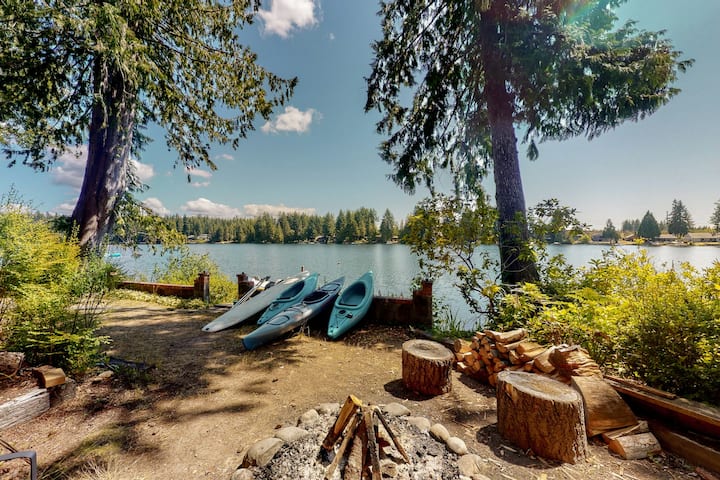 Fantastic 2br Lakefront | Dock | Fireplace - Jarrell Cove State Park, Shelton