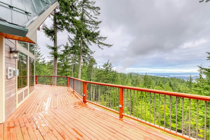 2br With Amazing Ocean Views, Deck, & Fireplace - Orcas Island, WA