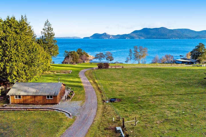 2br Oceanfront | Woodstove | Deck | W/d - Orcas Island, WA