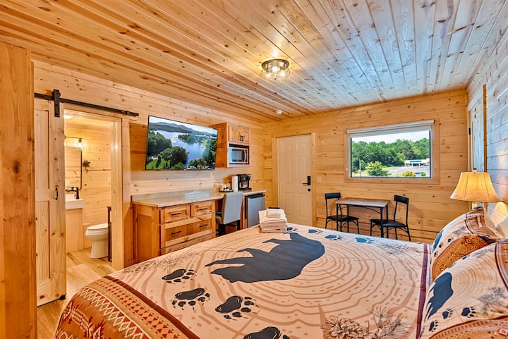 Brand New! Downtown Hiawassee! High End Remodel! - Hiawassee, GA