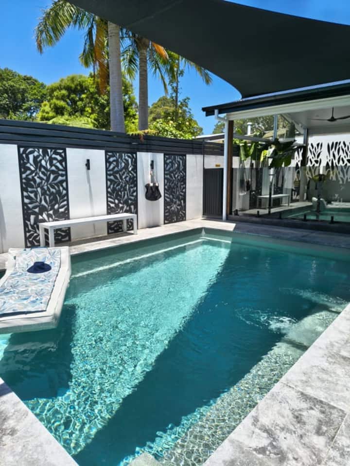 Ellie's Holiday Escape - Pool, Luxury, Romantic - Coffs Harbour