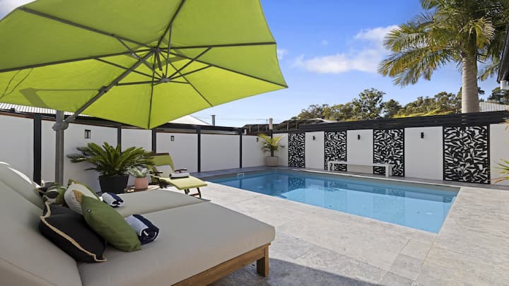 Ellie's Holiday Escape - Pool, Luxury, Romantic - Coffs Harbour