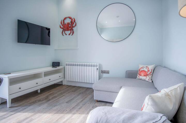 No. 6 Croft House - 1 Bedroom Apartment - Tenby - Tenby