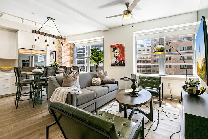 Chic 4bed Oasis Steps From French Quarter Magic! - New Orleans, LA