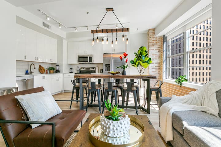 Spacious Condo In New Orleans - New Orleans, LA