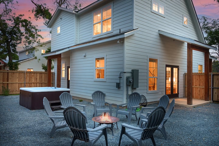 The Rosé: Hot-tub + Firepit 3 Blks To Main Street! - Fredericksburg, TX