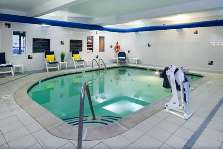 Unplug And Unwind! Free Breakfast, Pool! - Glenwood Springs, CO