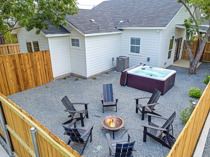 The Viognier: Hot-tub+fire Pit + Walk To Main St. - Fredericksburg, TX