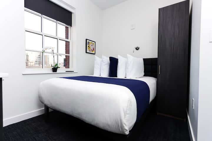 Stay Near Berklee College, Fenway & Newbury, #402 - Boston