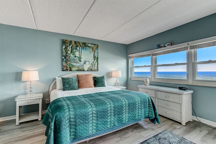 Seaside Serenity: Oceanfront Haven - Fernandina Beach, FL
