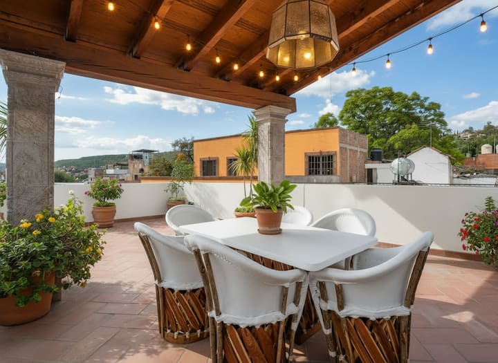 Casa Del Palmar, Elegant 3br Home With Rooftop Ter - San Miguel de Allende