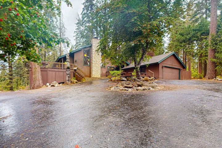 4br Retreat With Guest House, Game Room, & Views - Shaver Lake, CA