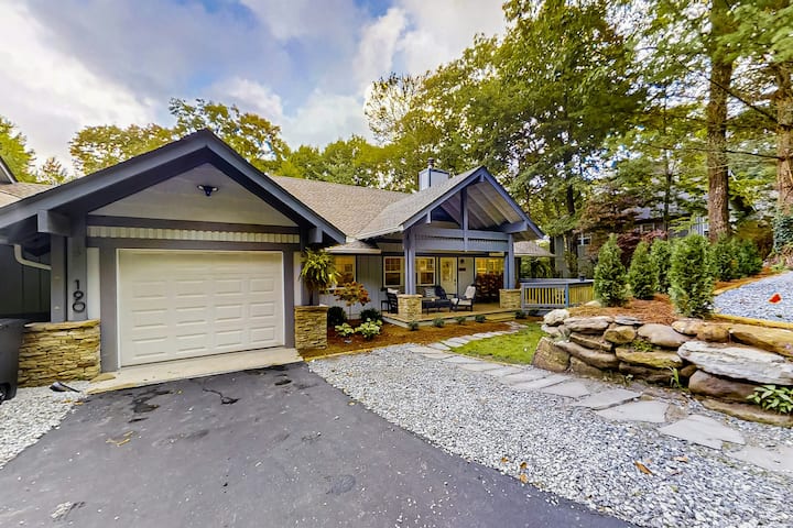 Dog-friendly 2br With Deck & Outdoor Fireplace - Highlands, NC
