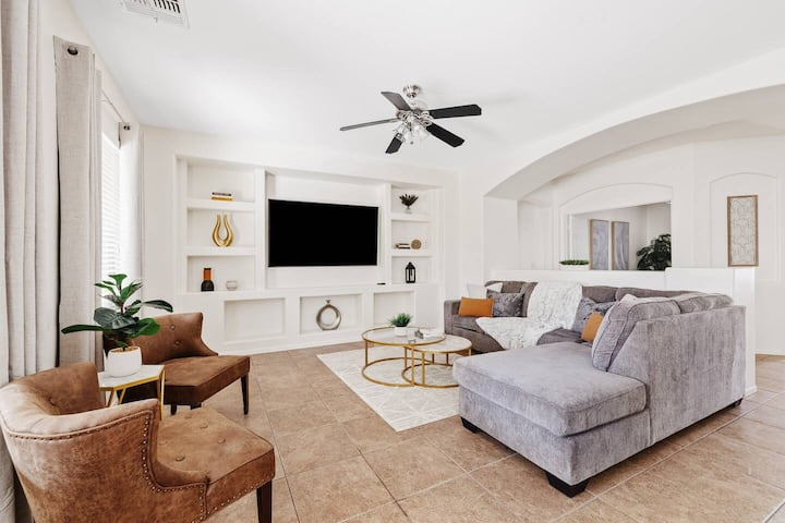 Chic 5 Bedroom! Arizona's Best Golf Minutes Away! - Chandler