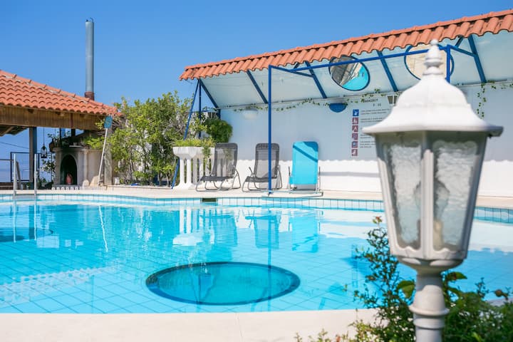 A-21633-d Appartement De Deux Chambres Avec La - Omiš