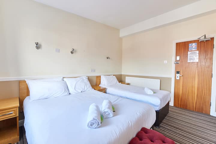 Properties Unique / Dene Rooms Family 43 - Newcastle upon Tyne