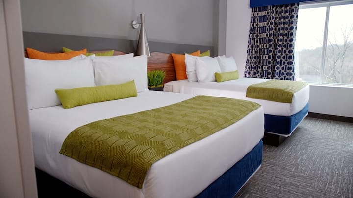 Explore The Catskill Mountains! 2 Suites W/ Patio! - Monticello, NY
