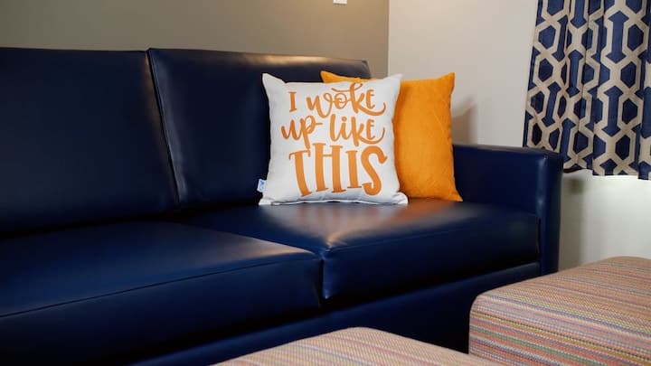 3 Suites W/ Patio! Archery, Bowling, Pool Onsite! - Monticello, NY