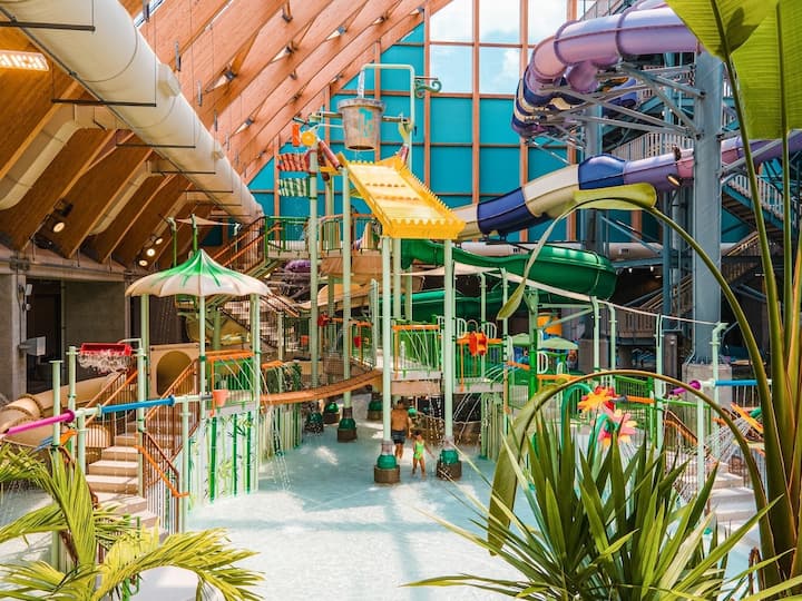 Spacious 2br Suite W/ Balcony! Waterpark, Arcade! - Rock Hill, NY