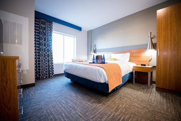 3 Family-friendly Suites! Waterpark, Bowling, Pool - Monticello, NY