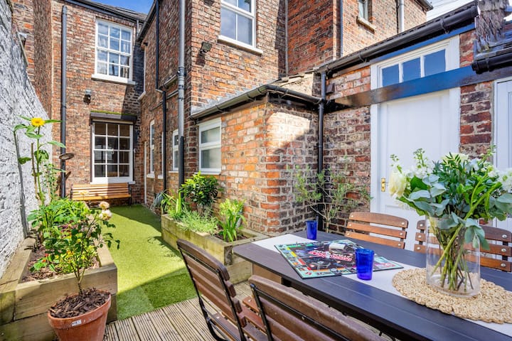 Aycliffe Cottage - York