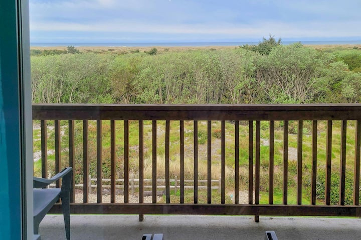 Oceanfront, Dog-friendly 1br With Prime Location - Ocean Shores, WA