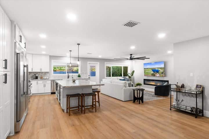 Brand New Luxury Pool Home In Tempe 4 Bed/ 3 Baths - Tempe, AZ