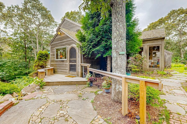 4br With Spacious Deck, Grills & Kitchenette - Chilmark, MA